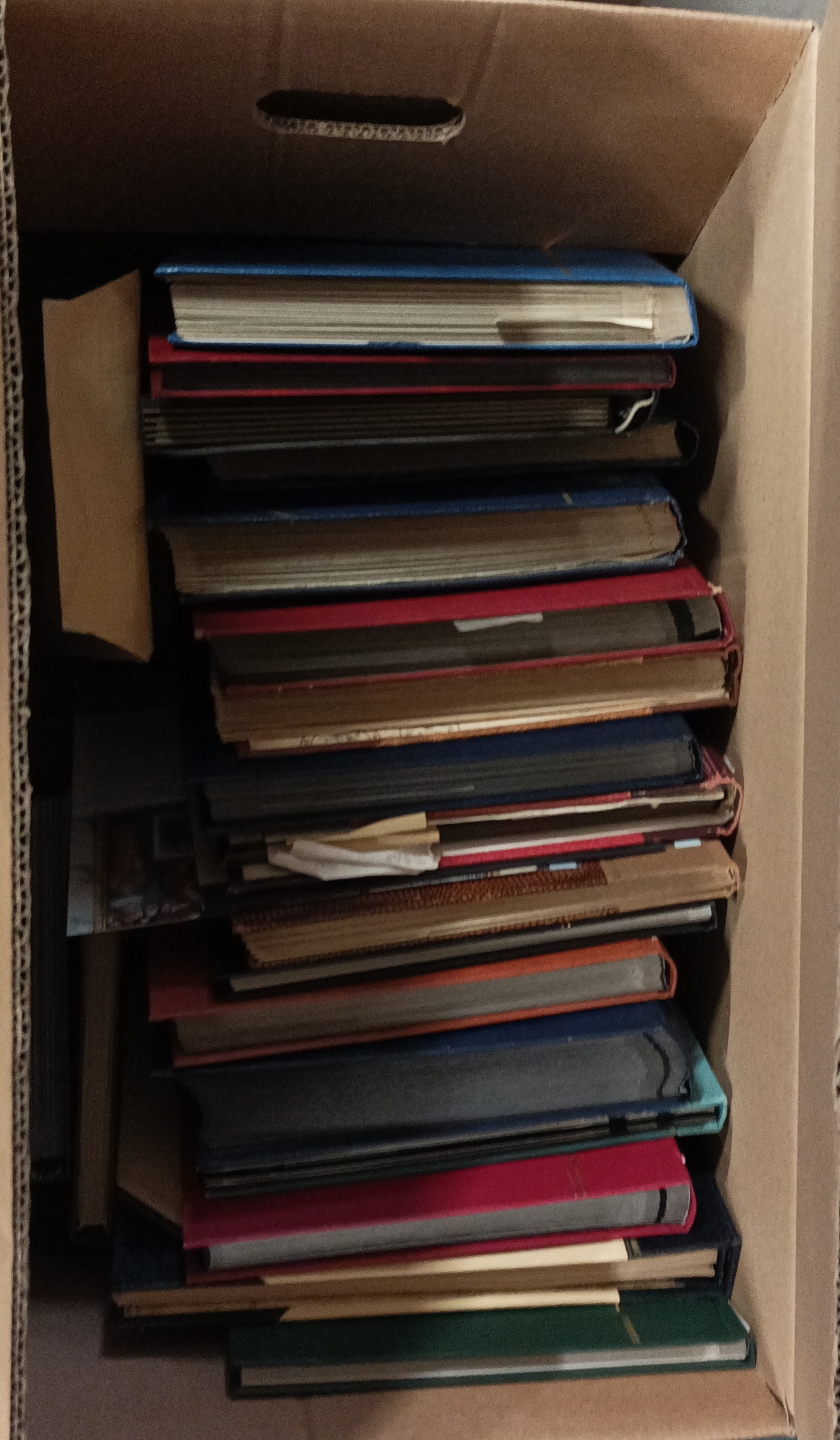 Lot 3117 - 1900-1980, Succession en une trentaine de classeurs ...